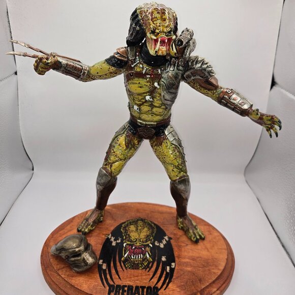 Art | 12 Inch Hand Painted Statue Of Predator From The Movie | Poshmark